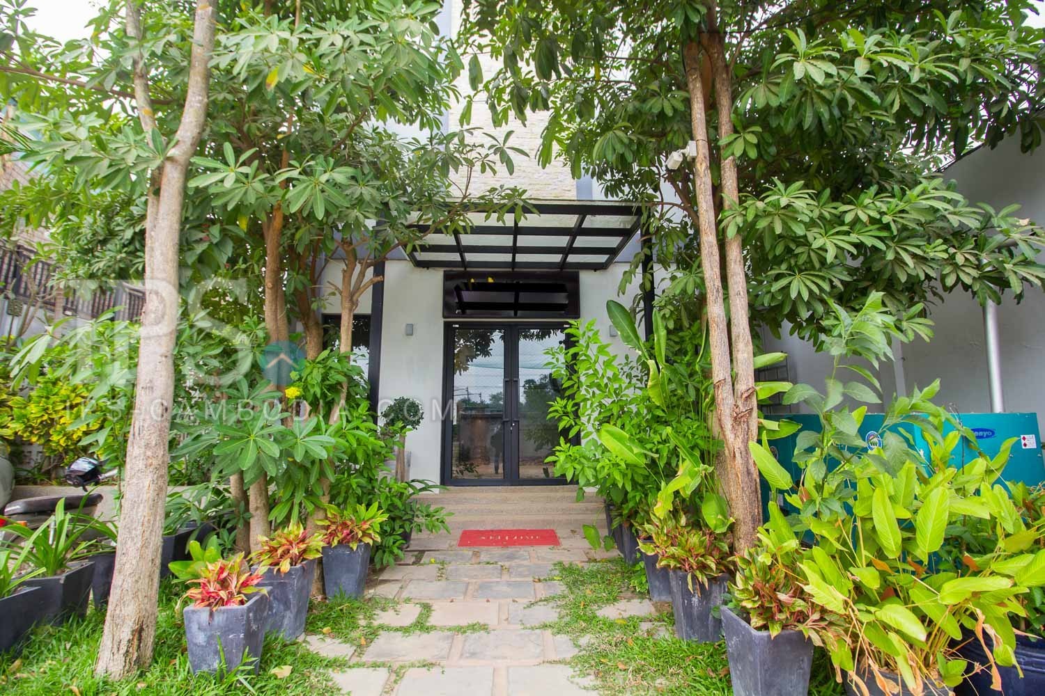 15 Bedroom Hotel For Rent - Wat BoSala Kamreuk, Siem Reap - IPS Commercial